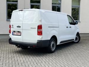 White Toyota Proace 2021 in Riga, with an engine capacity of 2.00 L and mileage of 109 thousand km for 17990 €, photo 7 on AUTOMOTO.COM.LV