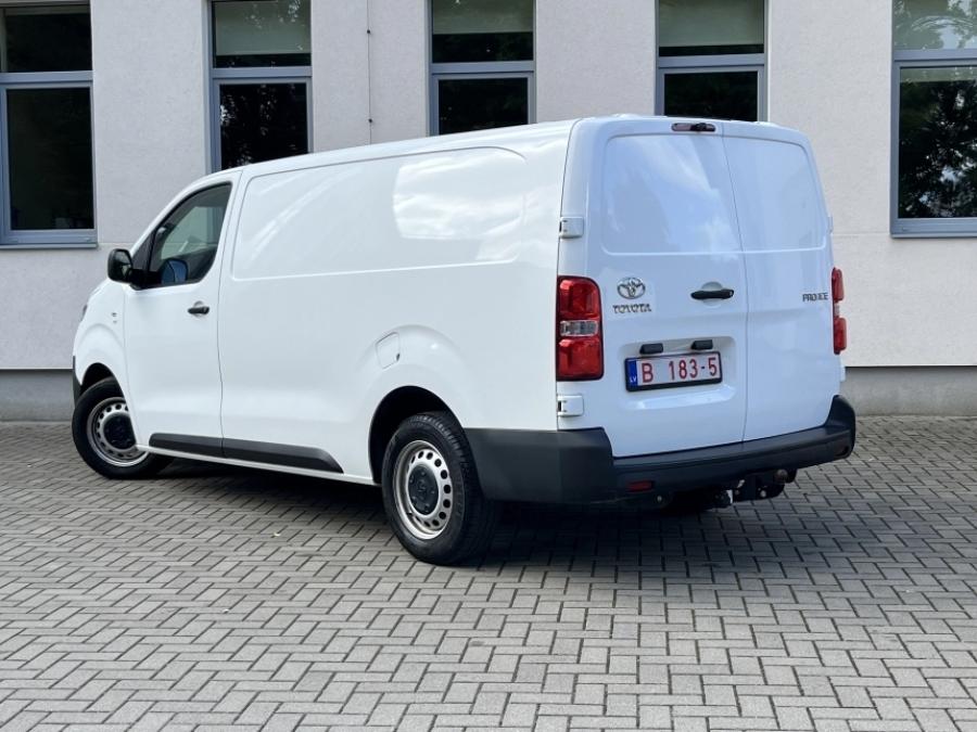 White Toyota Proace 2021 in Riga, with an engine capacity of 2.00 L and mileage of 109 thousand km for 17990 €, photo 9 on AUTOMOTO.COM.LV