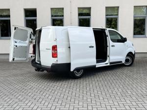 White Toyota Proace 2021 in Riga, with an engine capacity of 2.00 L and mileage of 109 thousand km for 17990 €, photo 14 on AUTOMOTO.COM.LV