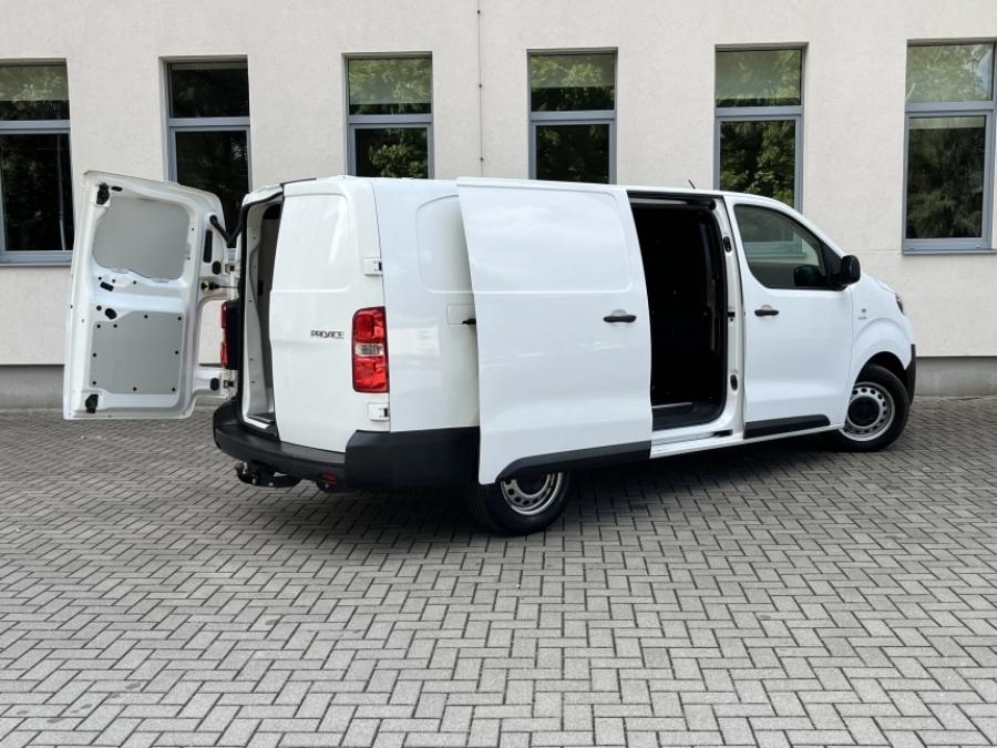 White Toyota Proace 2021 in Riga, with an engine capacity of 2.00 L and mileage of 109 thousand km for 17990 €, photo 14 on AUTOMOTO.COM.LV
