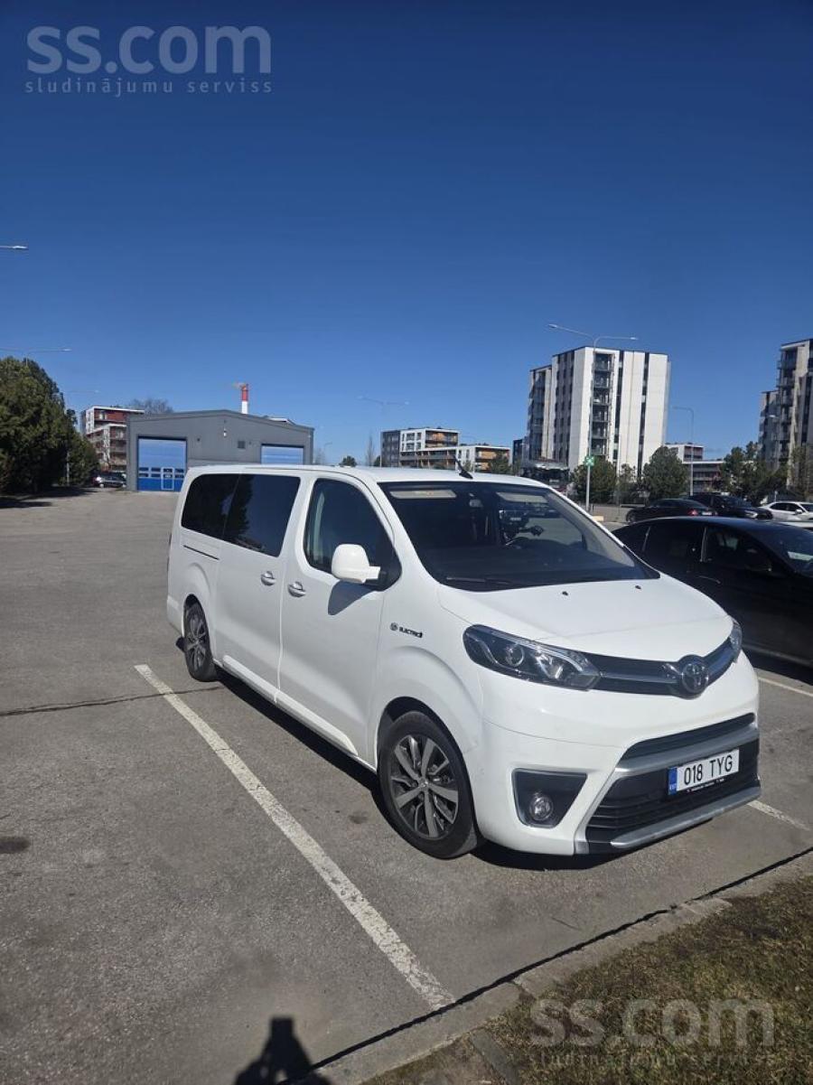 White Toyota Proace 2022 in Riga, with an engine capacity of 1.60 L and mileage of 280 thousand km for 17000 €, photo 4 on AUTOMOTO.COM.LV