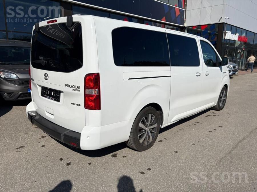 White Toyota Proace 2022 in Riga, with an engine capacity of 1.60 L and mileage of 280 thousand km for 17000 €, photo 10 on AUTOMOTO.COM.LV