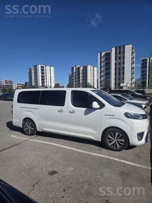 White Toyota Proace 2022 in Riga, with an engine capacity of 1.60 L and mileage of 280 thousand km for 17000 €, photo 15 on AUTOMOTO.COM.LV