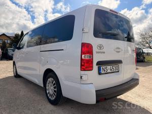 White Toyota Proace 2023 in Riga, with an engine capacity of 2.00 L and mileage of 160 thousand km for 20550 €, photo 7 on AUTOMOTO.COM.LV