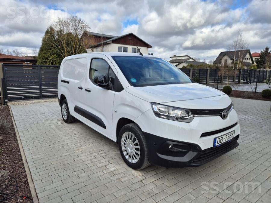 Balts Toyota Proace 2024 Rīga, ar dzinēja tilpumu 1.50 L un nobraukumu 16 tūkst. km par 17990 €, foto 1 vietnē AUTOMOTO.COM.LV