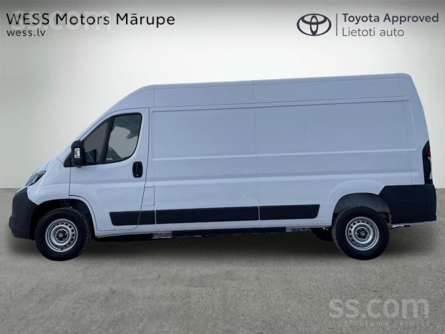 White Toyota Proace 2024 in Riga, with an engine capacity of 2.00 L and mileage of 4 thousand km for 44990 €, photo 4 on AUTOMOTO.COM.LV