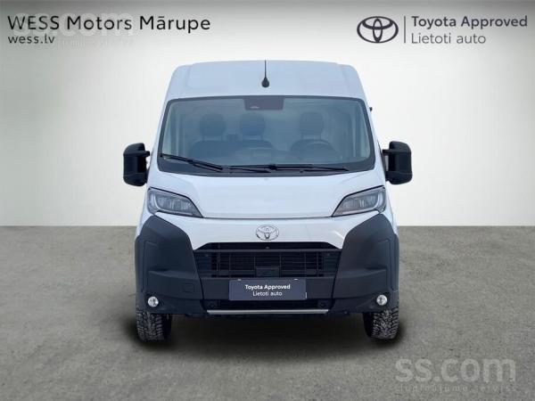 White Toyota Proace 2024 in Riga, with an engine capacity of 2.00 L and mileage of 4 thousand km for 44990 €, photo 5 on AUTOMOTO.COM.LV