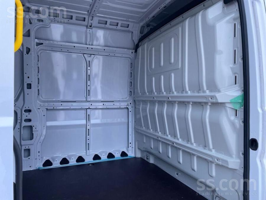 White Toyota Proace 2024 in Riga, with an engine capacity of 2.00 L and mileage of 4 thousand km for 44990 €, photo 8 on AUTOMOTO.COM.LV