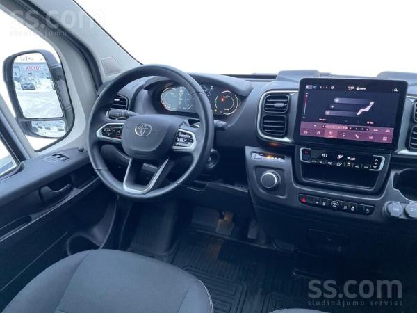 White Toyota Proace 2024 in Riga, with an engine capacity of 2.00 L and mileage of 4 thousand km for 44990 €, photo 9 on AUTOMOTO.COM.LV