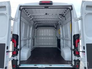 White Toyota Proace 2024 in Riga, with an engine capacity of 2.00 L and mileage of 4 thousand km for 44990 €, photo 11 on AUTOMOTO.COM.LV