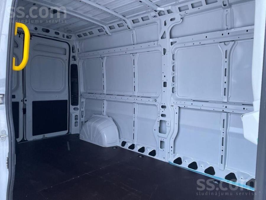 White Toyota Proace 2024 in Riga, with an engine capacity of 2.00 L and mileage of 4 thousand km for 44990 €, photo 20 on AUTOMOTO.COM.LV
