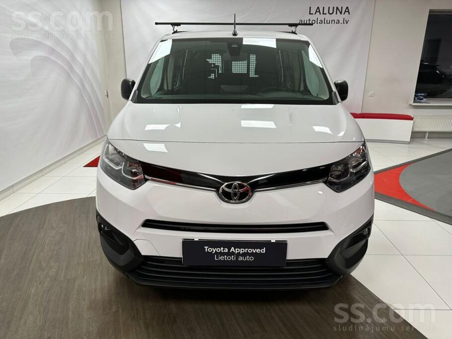 Белый Тойота Proace 2024 в Екабпилс, объемом двигателя 1.50 л и пробегом 19 тыс. км за 21700 €, фото 3 на AUTOMOTO.COM.LV