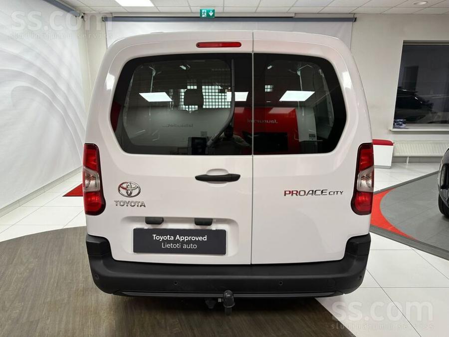 Белый Тойота Proace 2024 в Екабпилс, объемом двигателя 1.50 л и пробегом 19 тыс. км за 21700 €, фото 6 на AUTOMOTO.COM.LV