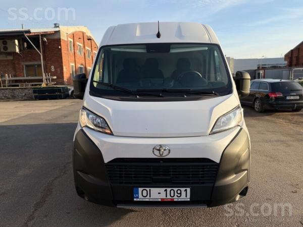 Balts Toyota Proace 2025 Rīga, ar dzinēja tilpumu 2.20 L un nobraukumu 300 tūkst. km par 37700 €, foto 2 vietnē AUTOMOTO.COM.LV