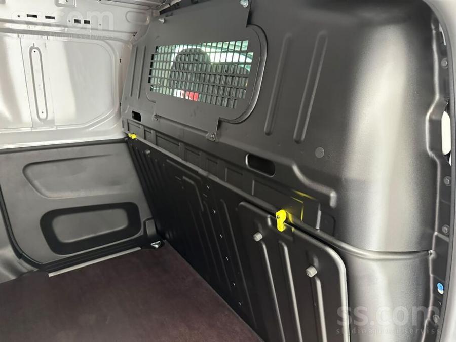 Balts Toyota Proace 2026 Jēkabpils, ar dzinēja tilpumu 1.50 L un nobraukumu 0 tūkst. km par 26900 €, foto 11 vietnē AUTOMOTO.COM.LV