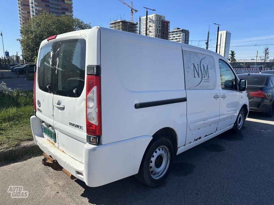 Balts Toyota Proace 2015 Viļņa, ar dzinēja tilpumu 2.00 L un nobraukumu 295 tūkst. km par 2000 €, foto 4 vietnē AUTOMOTO.COM.LV
