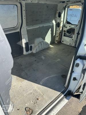 Balts Toyota Proace 2015 Viļņa, ar dzinēja tilpumu 2.00 L un nobraukumu 295 tūkst. km par 2000 €, foto 8 vietnē AUTOMOTO.COM.LV