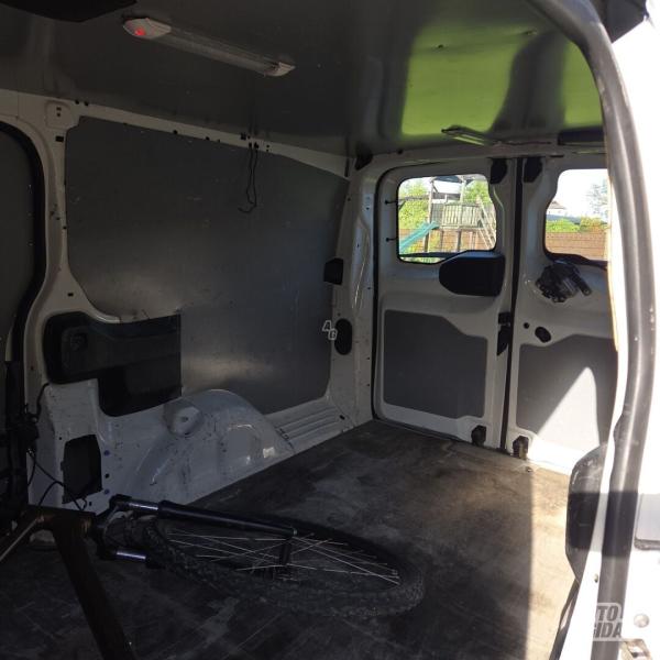 White Toyota Proace 2019 in Vilnius, with an engine capacity of 2.00 L and mileage of 300 thousand km for 8000 €, photo 5 on AUTOMOTO.COM.LV
