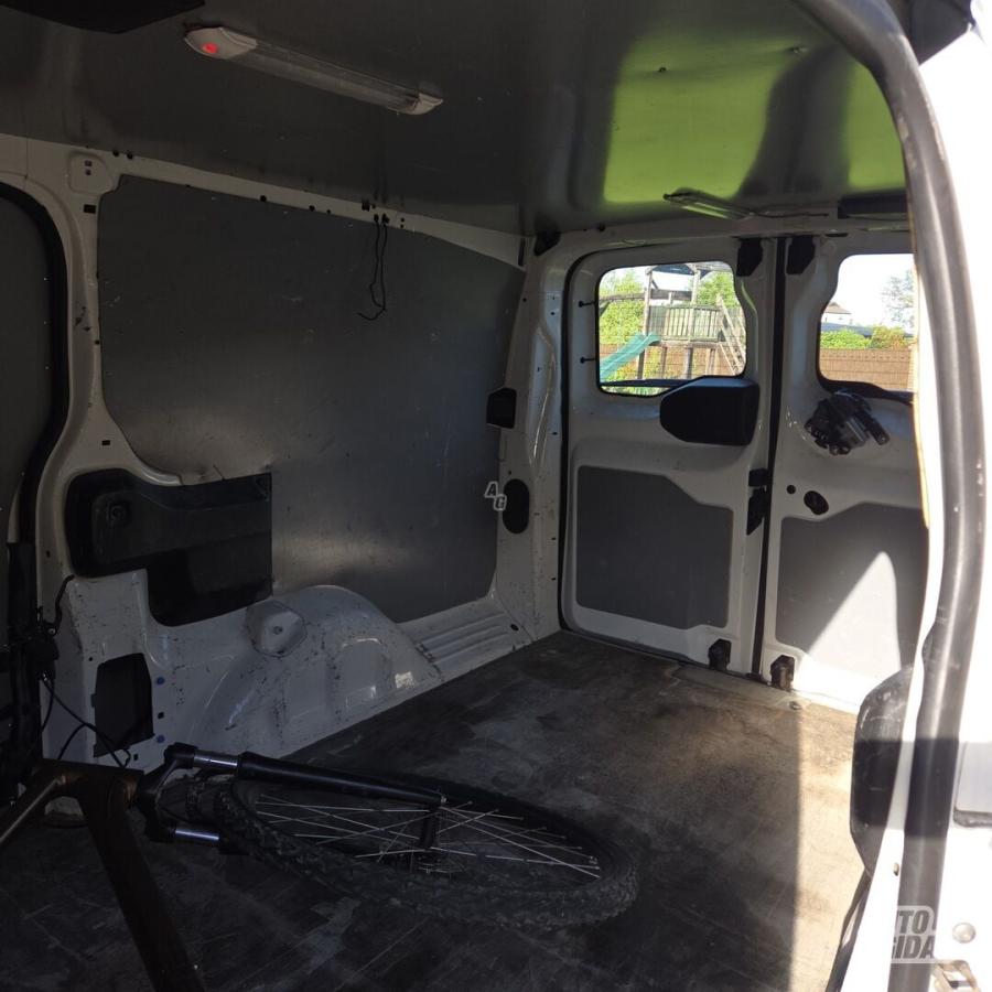 Balts Toyota Proace 2019 Viļņa, ar dzinēja tilpumu 2.00 L un nobraukumu 300 tūkst. km par 8000 €, foto 6 vietnē AUTOMOTO.COM.LV