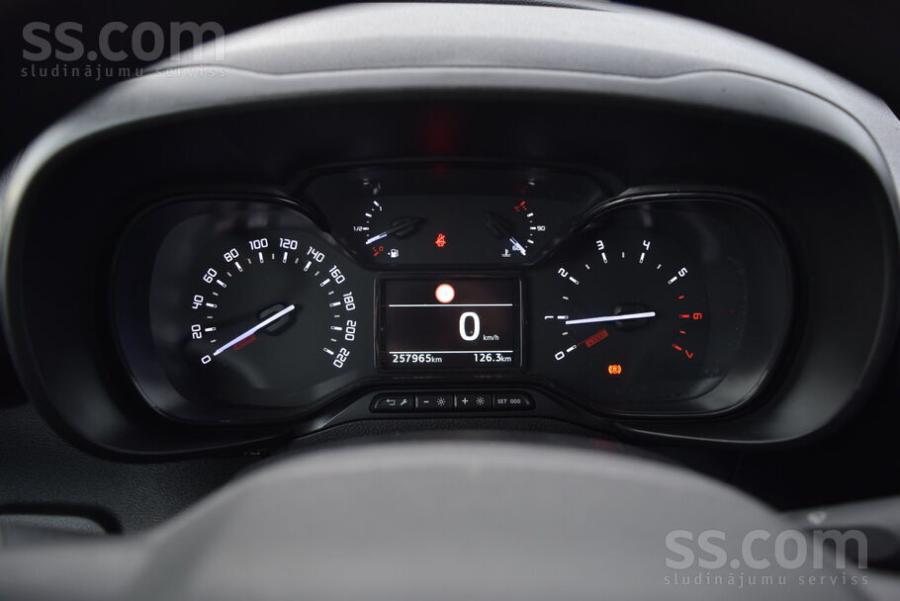 Balts Toyota Proace 2020 Rīga, ar dzinēja tilpumu 1.50 L un nobraukumu 258 tūkst. km par 9900 €, foto 13 vietnē AUTOMOTO.COM.LV