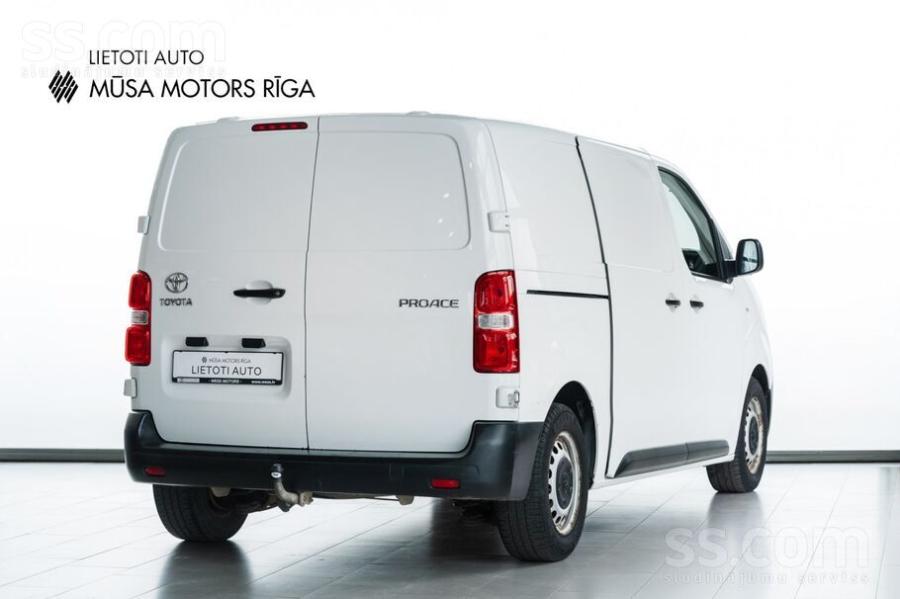 White Toyota Proace 2020 in Riga, with an engine capacity of 1.50 L and mileage of 92 thousand km for 10900 €, photo 3 on AUTOMOTO.COM.LV
