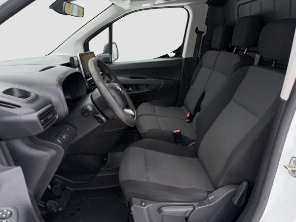Balts Toyota Proace 2021 Pērnava, ar dzinēja tilpumu 1.50 L un nobraukumu 160 tūkst. km par 10950 €, foto 6 vietnē AUTOMOTO.COM.LV