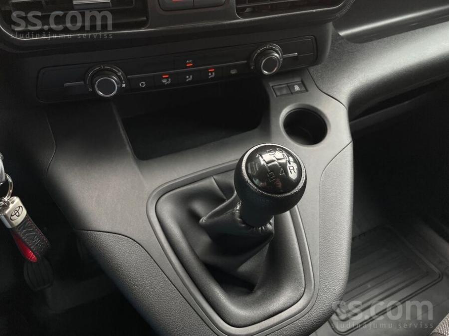 Balts Toyota Proace 2021 Rīga, ar dzinēja tilpumu 1.50 L un nobraukumu 136 tūkst. km par 13990 €, foto 21 vietnē AUTOMOTO.COM.LV