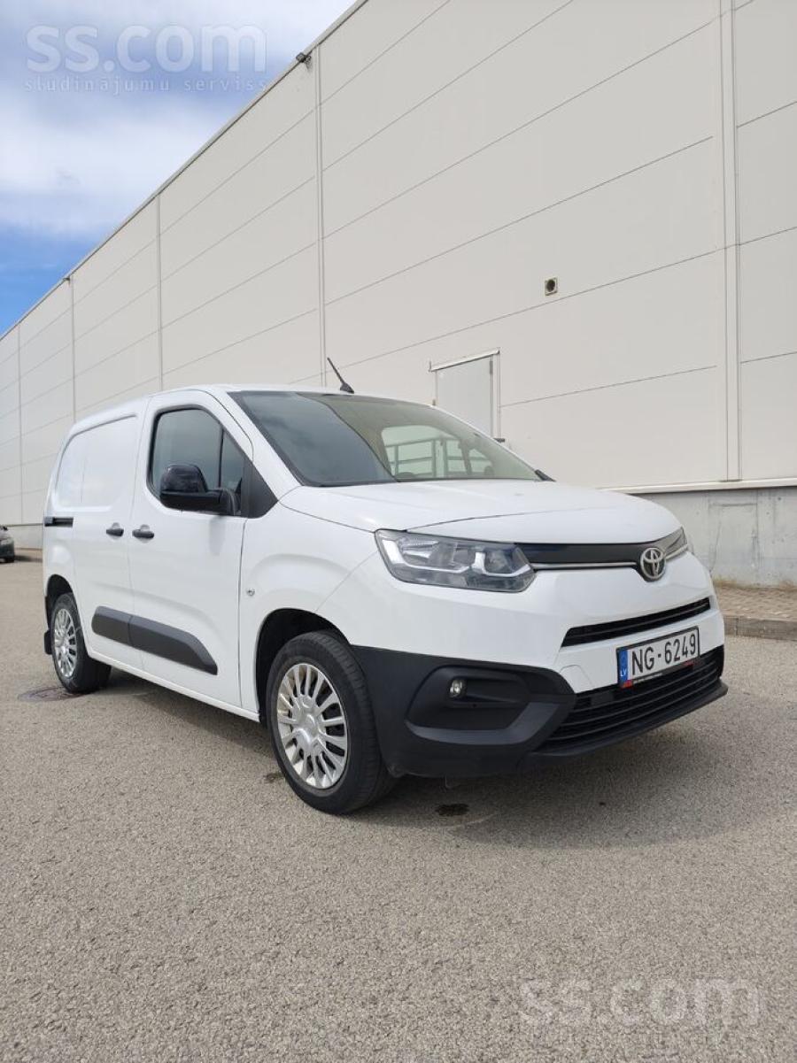 Balts Toyota Proace 2022 Ogre, ar dzinēja tilpumu 1.50 L un nobraukumu 79 tūkst. km par 12900 €, foto 1 vietnē AUTOMOTO.COM.LV