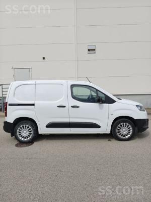 Balts Toyota Proace 2022 Ogre, ar dzinēja tilpumu 1.50 L un nobraukumu 79 tūkst. km par 12900 €, foto 5 vietnē AUTOMOTO.COM.LV
