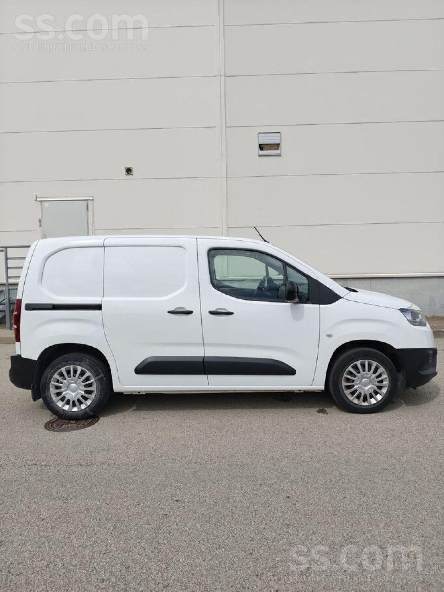 Balts Toyota Proace 2022 Ogre, ar dzinēja tilpumu 1.50 L un nobraukumu 79 tūkst. km par 12900 €, foto 5 vietnē AUTOMOTO.COM.LV
