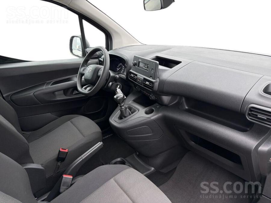 Balts Toyota Proace 2022 Rīga, ar dzinēja tilpumu 1.20 L un nobraukumu 70 tūkst. km par 13990 €, foto 7 vietnē AUTOMOTO.COM.LV