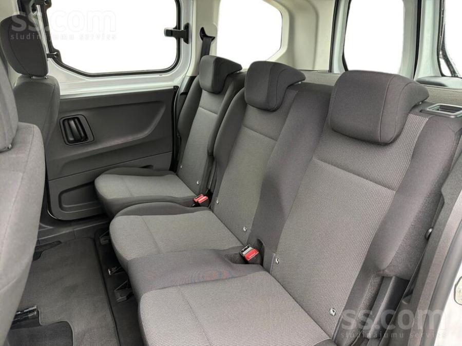 Balts Toyota Proace 2022 Rīga, ar dzinēja tilpumu 1.20 L un nobraukumu 70 tūkst. km par 13990 €, foto 20 vietnē AUTOMOTO.COM.LV