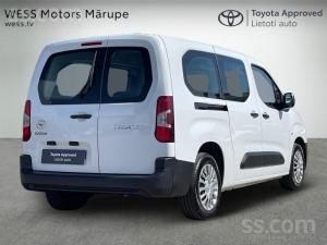 White Toyota Proace 2023 in Riga, with an engine capacity of 1.20 L and mileage of 104 thousand km for 13590 €, photo 3 on AUTOMOTO.COM.LV