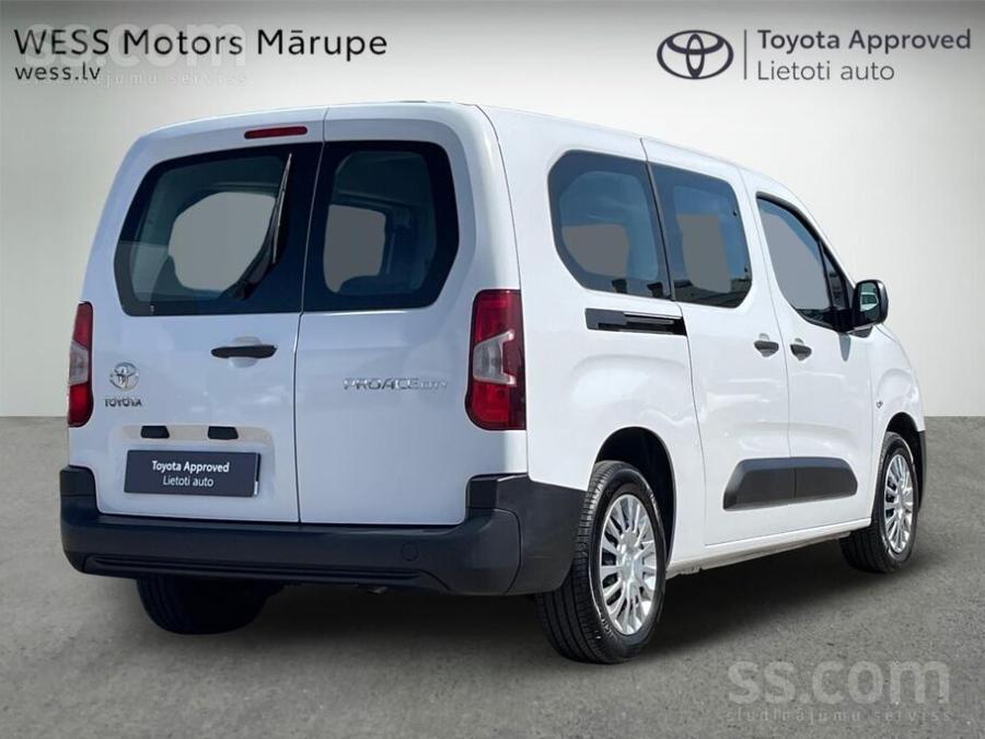 White Toyota Proace 2023 in Riga, with an engine capacity of 1.20 L and mileage of 104 thousand km for 13590 €, photo 3 on AUTOMOTO.COM.LV