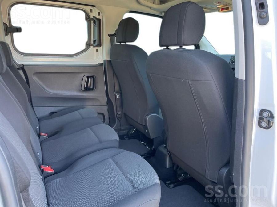 White Toyota Proace 2023 in Riga, with an engine capacity of 1.20 L and mileage of 104 thousand km for 13590 €, photo 8 on AUTOMOTO.COM.LV