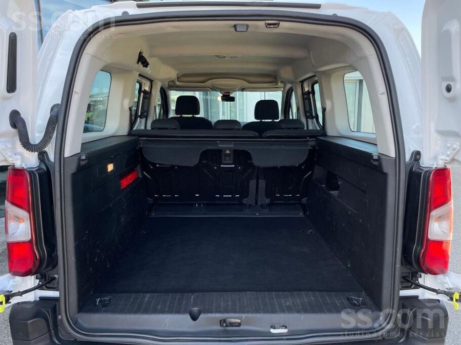 White Toyota Proace 2023 in Riga, with an engine capacity of 1.20 L and mileage of 104 thousand km for 13590 €, photo 11 on AUTOMOTO.COM.LV