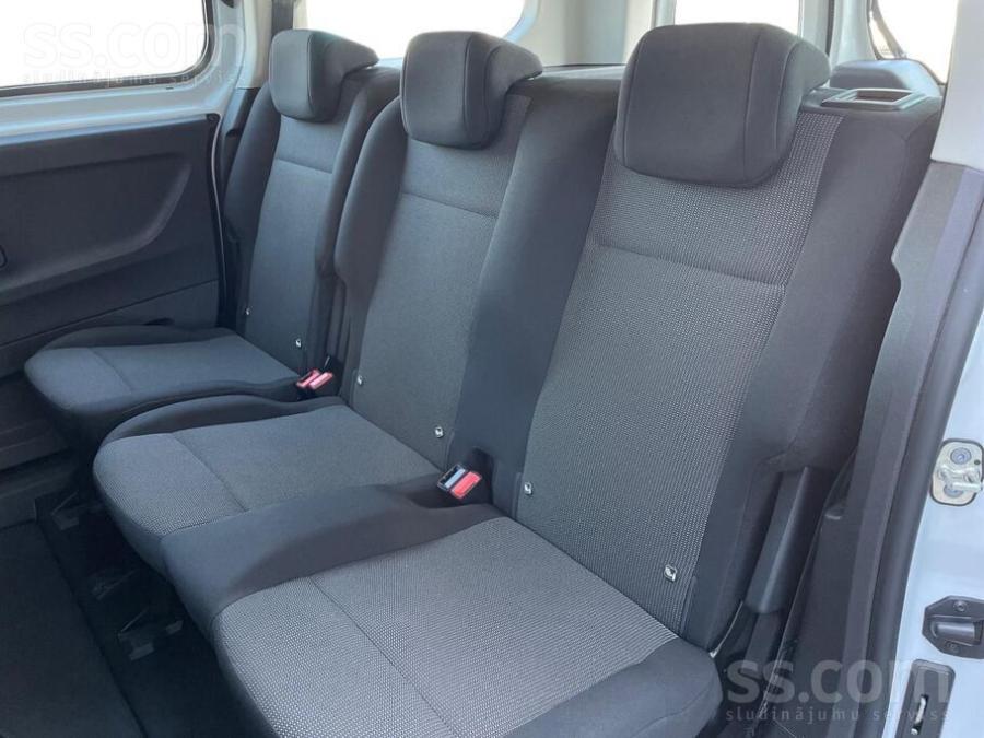 White Toyota Proace 2023 in Riga, with an engine capacity of 1.20 L and mileage of 104 thousand km for 13590 €, photo 20 on AUTOMOTO.COM.LV
