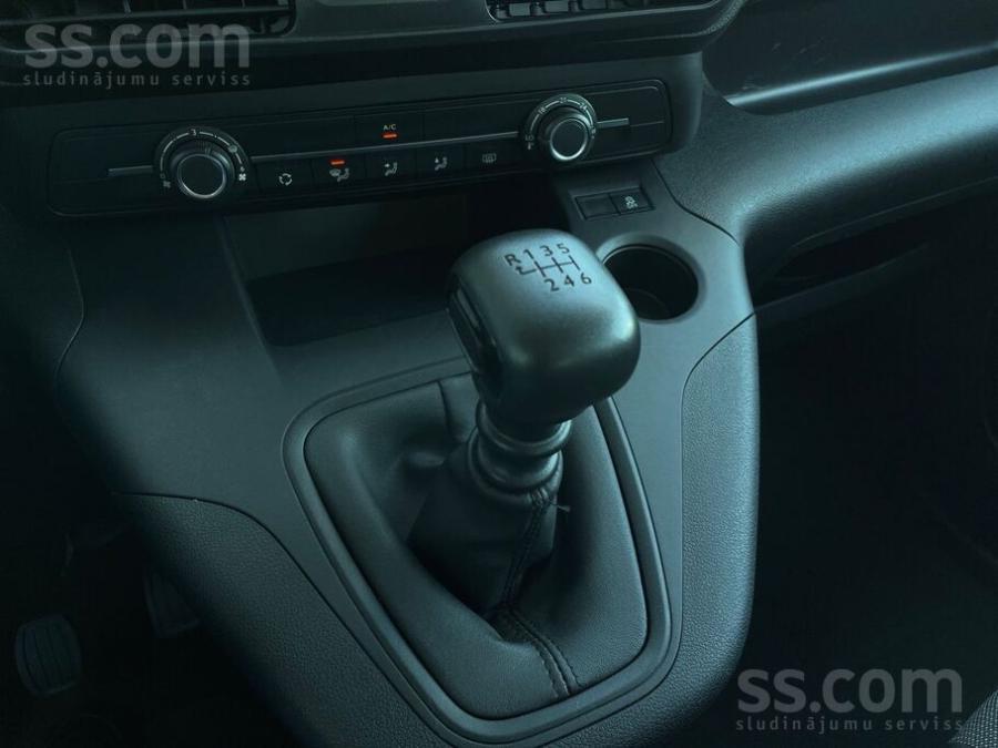 White Toyota Proace 2023 in Riga, with an engine capacity of 1.20 L and mileage of 104 thousand km for 13590 €, photo 21 on AUTOMOTO.COM.LV