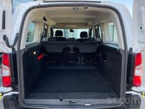 White Toyota Proace 2023 in Riga, with an engine capacity of 1.20 L and mileage of 58 thousand km for 16590 €, photo 11 on AUTOMOTO.COM.LV