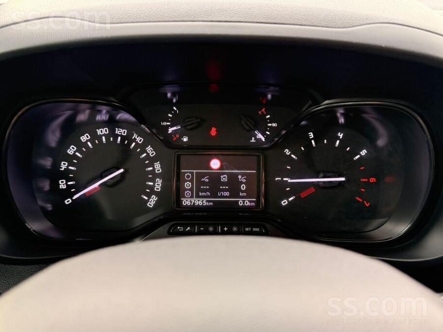 White Toyota Proace 2023 in Riga, with an engine capacity of 1.20 L and mileage of 68 thousand km for 15990 €, photo 14 on AUTOMOTO.COM.LV