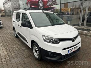 White Toyota Proace 2024 in Riga, with an engine capacity of 1.50 L and mileage of 23 thousand km for 22900 €, photo 3 on AUTOMOTO.COM.LV