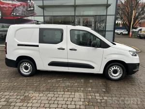 White Toyota Proace 2024 in Riga, with an engine capacity of 1.50 L and mileage of 23 thousand km for 22900 €, photo 4 on AUTOMOTO.COM.LV