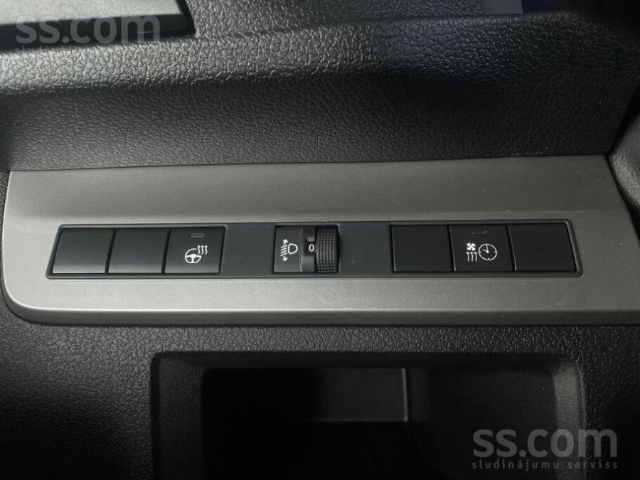Balts Toyota Proace 2024 Rīga, ar dzinēja tilpumu 2.00 L un nobraukumu 7 tūkst. km par 35990 €, foto 24 vietnē AUTOMOTO.COM.LV