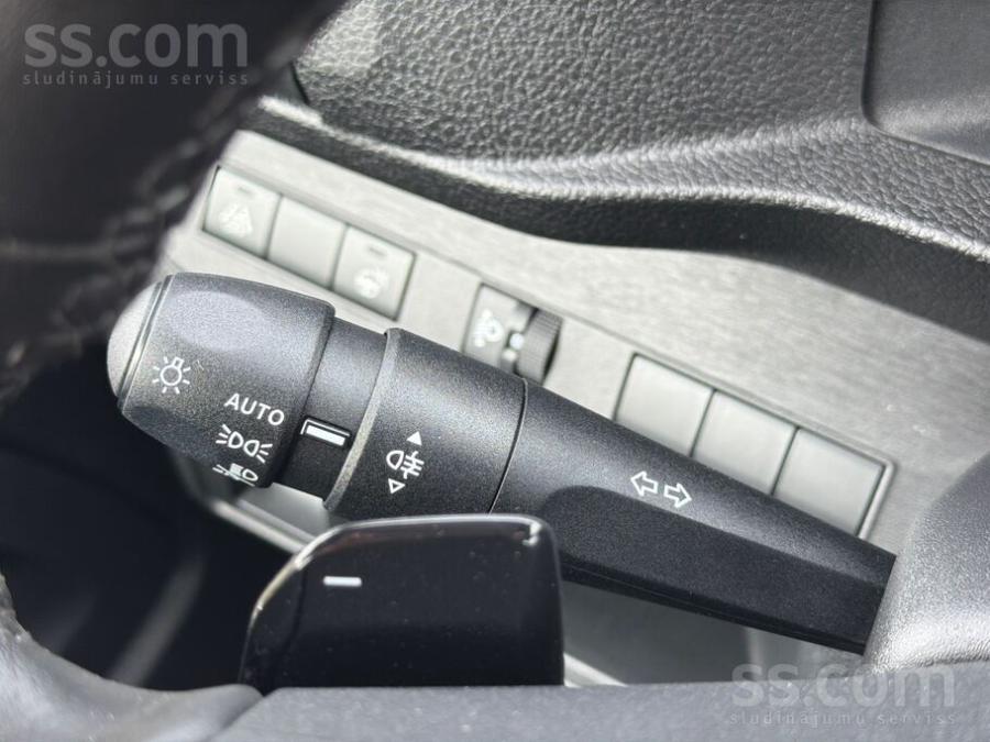 Balts Toyota Proace 2025 Rīga, ar dzinēja tilpumu 2.00 L un nobraukumu 27 tūkst. km par 34990 €, foto 24 vietnē AUTOMOTO.COM.LV