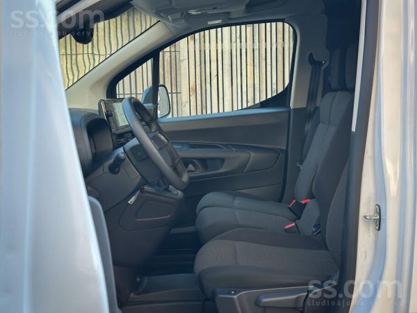 Balts Toyota Proace 2025 Rīga, ar dzinēja tilpumu 1.50 L un nobraukumu 6 tūkst. km par 15500 €, foto 10 vietnē AUTOMOTO.COM.LV