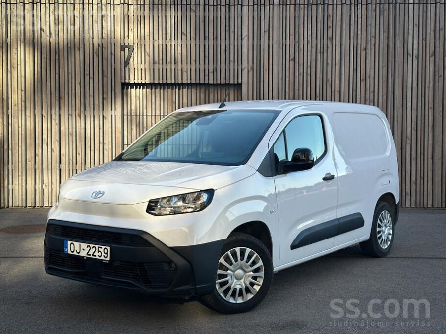 Белый Тойота Proace 2025 в Рига, объемом двигателя 1.50 л и пробегом 6 тыс. км за 15500 €, фото 3 на AUTOMOTO.COM.LV