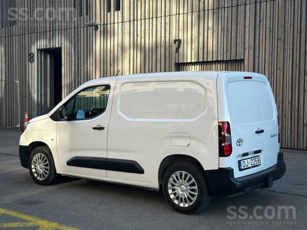 Balts Toyota Proace 2025 Rīga, ar dzinēja tilpumu 1.50 L un nobraukumu 6 tūkst. km par 15500 €, foto 4 vietnē AUTOMOTO.COM.LV
