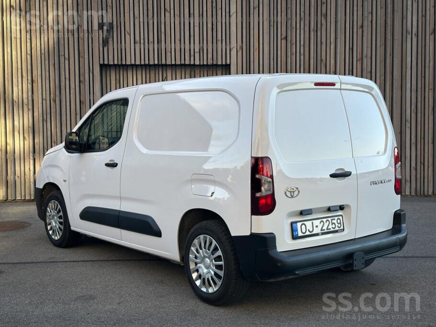 Белый Тойота Proace 2025 в Рига, объемом двигателя 1.50 л и пробегом 6 тыс. км за 15500 €, фото 6 на AUTOMOTO.COM.LV