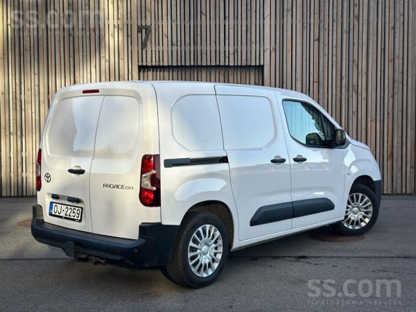 Balts Toyota Proace 2025 Rīga, ar dzinēja tilpumu 1.50 L un nobraukumu 6 tūkst. km par 15500 €, foto 6 vietnē AUTOMOTO.COM.LV