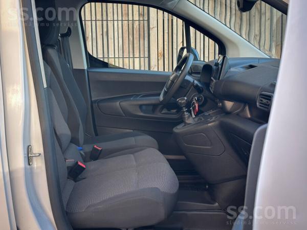 Balts Toyota Proace 2025 Rīga, ar dzinēja tilpumu 1.50 L un nobraukumu 6 tūkst. km par 15500 €, foto 9 vietnē AUTOMOTO.COM.LV